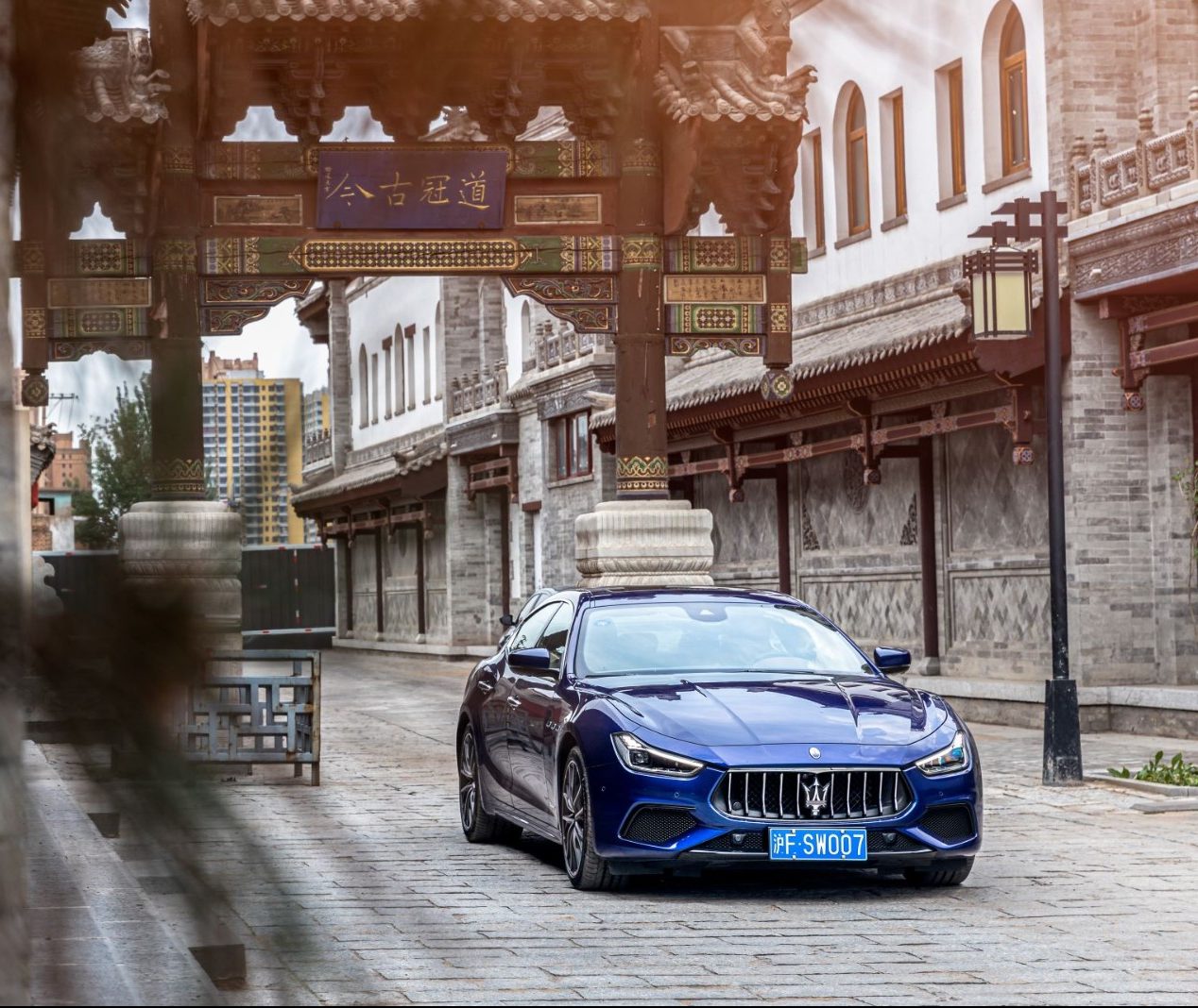 Expat car leasing and chauffeur service china